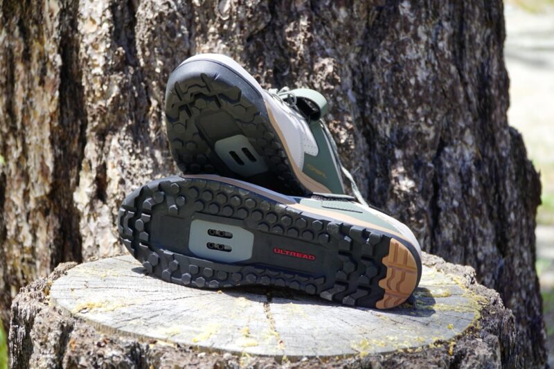 First Look: Shimano's Lace-Up New Enduro/DH Shoe, the SH-GE700 - Bikerumor