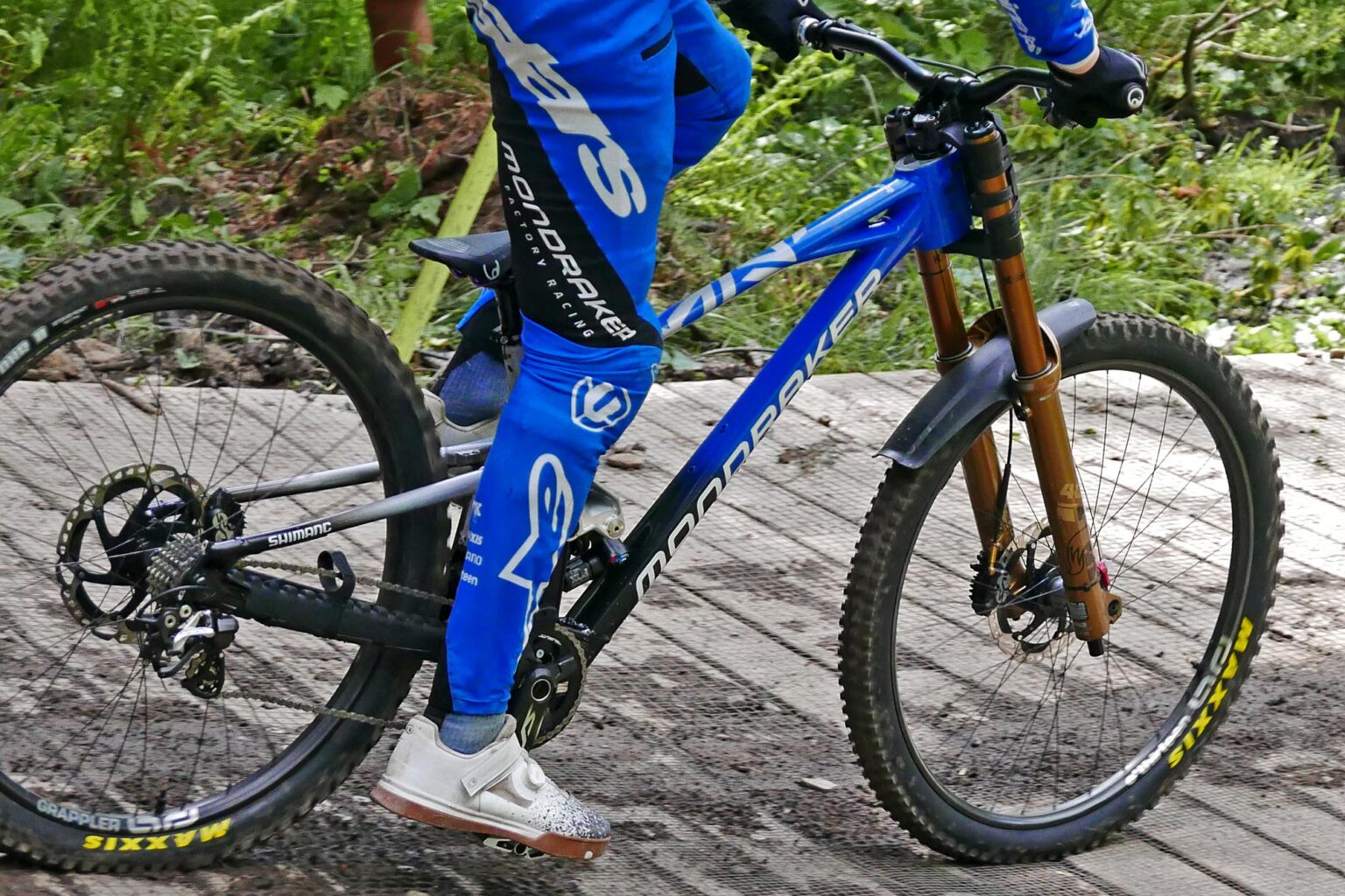 Ronan Dunne Races Extra-Long Mondraker Summum Prototype to DH World Cup ...