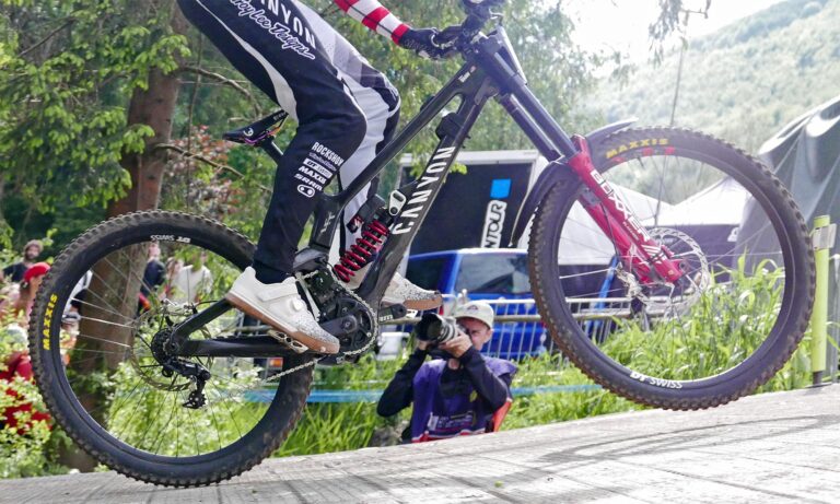 Next-Gen Canyon Sender CFR Prototype DH Bike Gets High-Pivot, Adds KIS ...