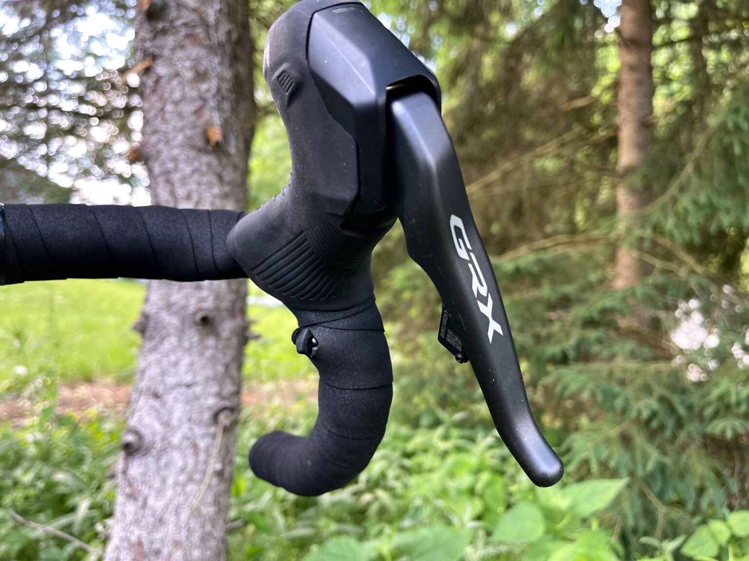 First Ride Review: Shimano GRX Di2 12-Speed Offers Simple Effective ...