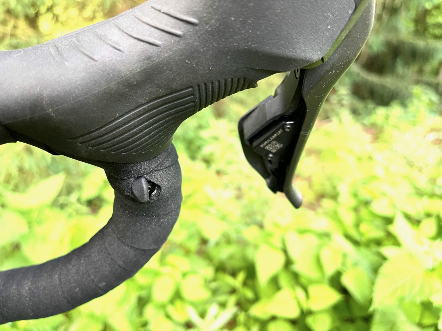 First Ride Review: Shimano GRX Di2 12-Speed Offers Simple Effective ...