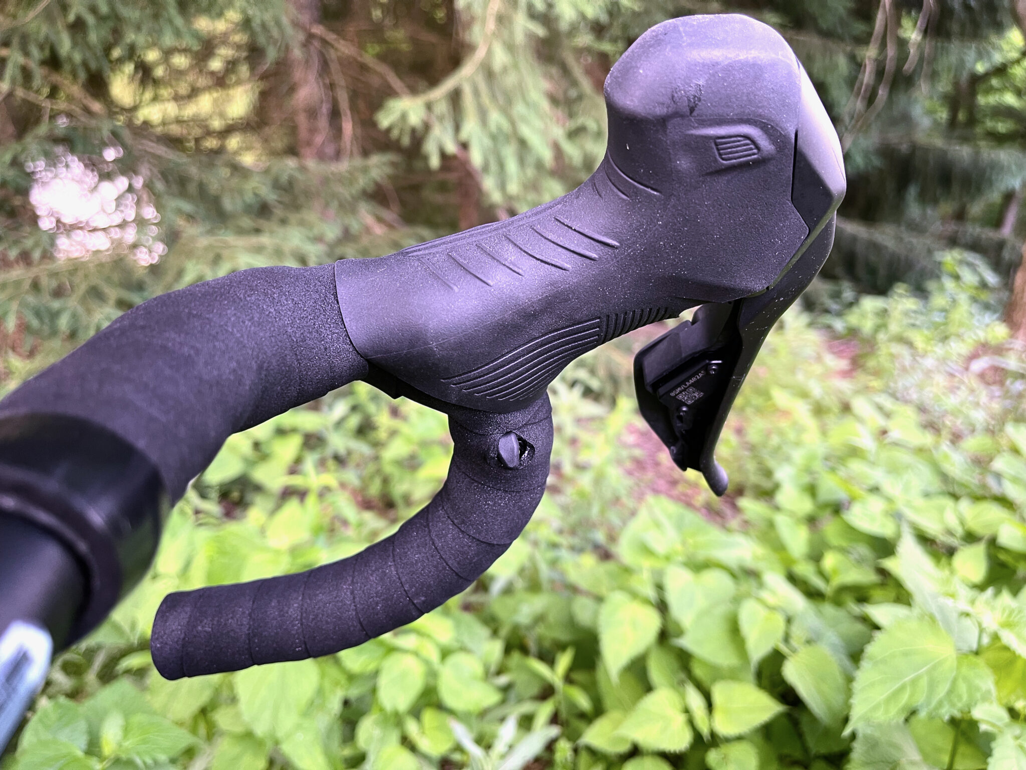 First Ride Review: Shimano GRX Di2 12-Speed Offers Simple Effective ...