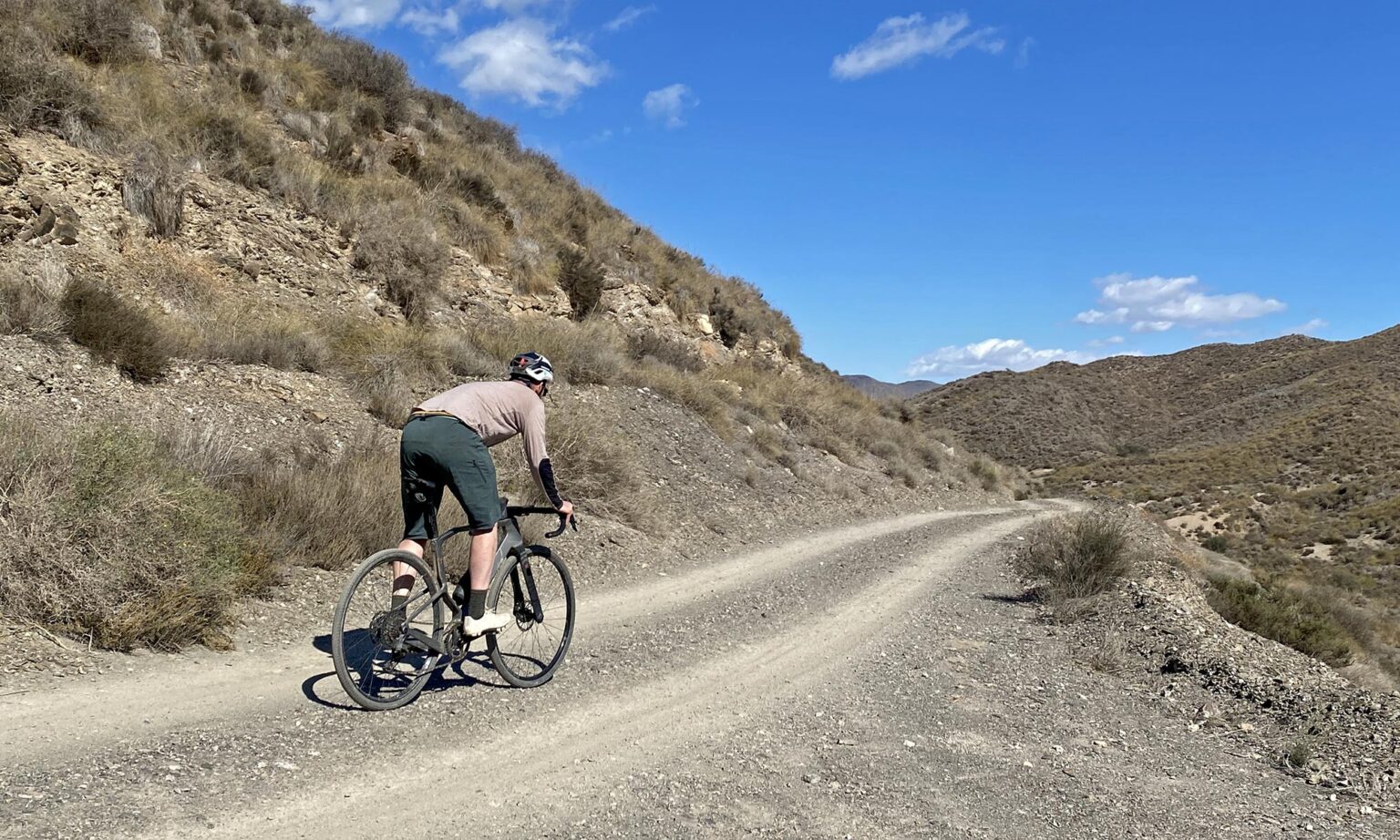 Rondo Ruut g2 Carbon Gravel Bike Launches Interrupted Triangle Styling ...