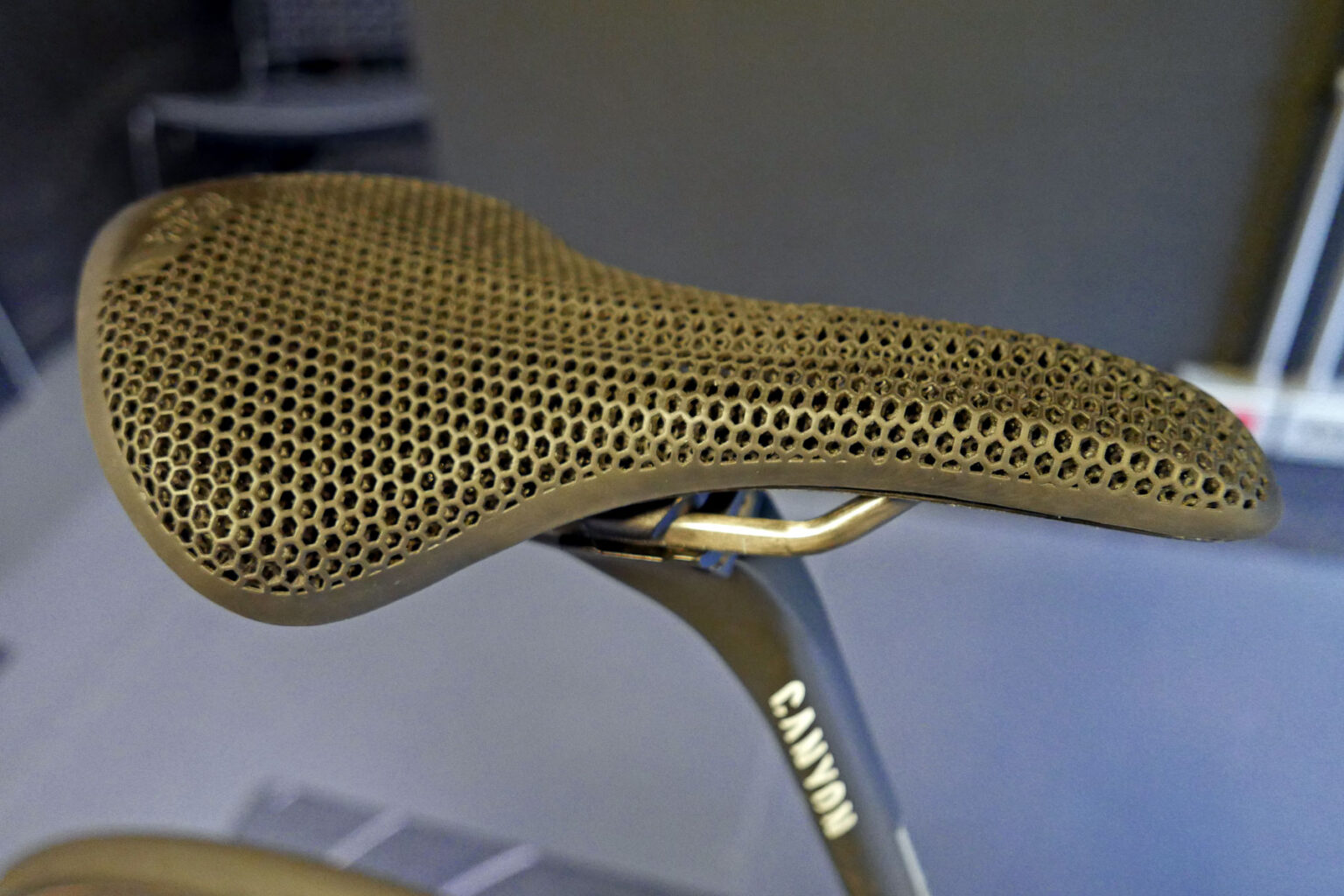 Fizik One-To-One Custom 3D-Printed Saddles Use Quick GebioMized Pressure Fit: Review - Bikerumor