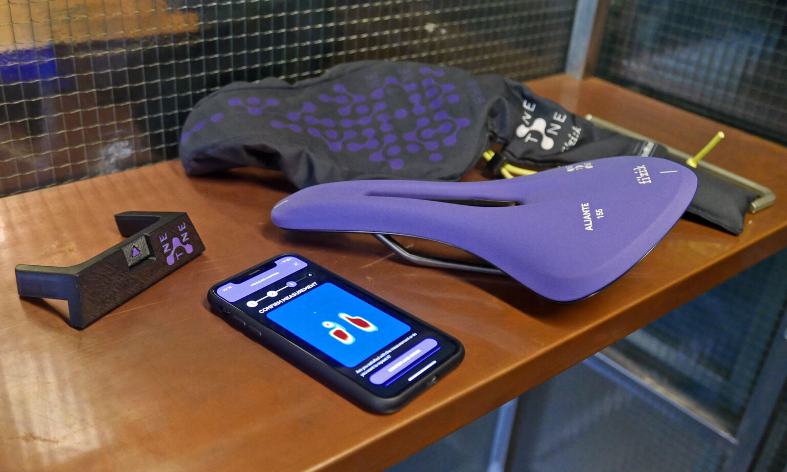 Fizik One-To-One Custom 3D-Printed Saddles Use Quick GebioMized ...