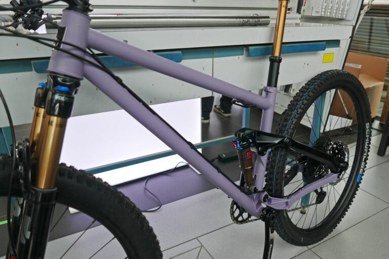 Sour Cowboy Cookie & Double Choc: 2 Steel SRD Full-Suspension Bikes ...