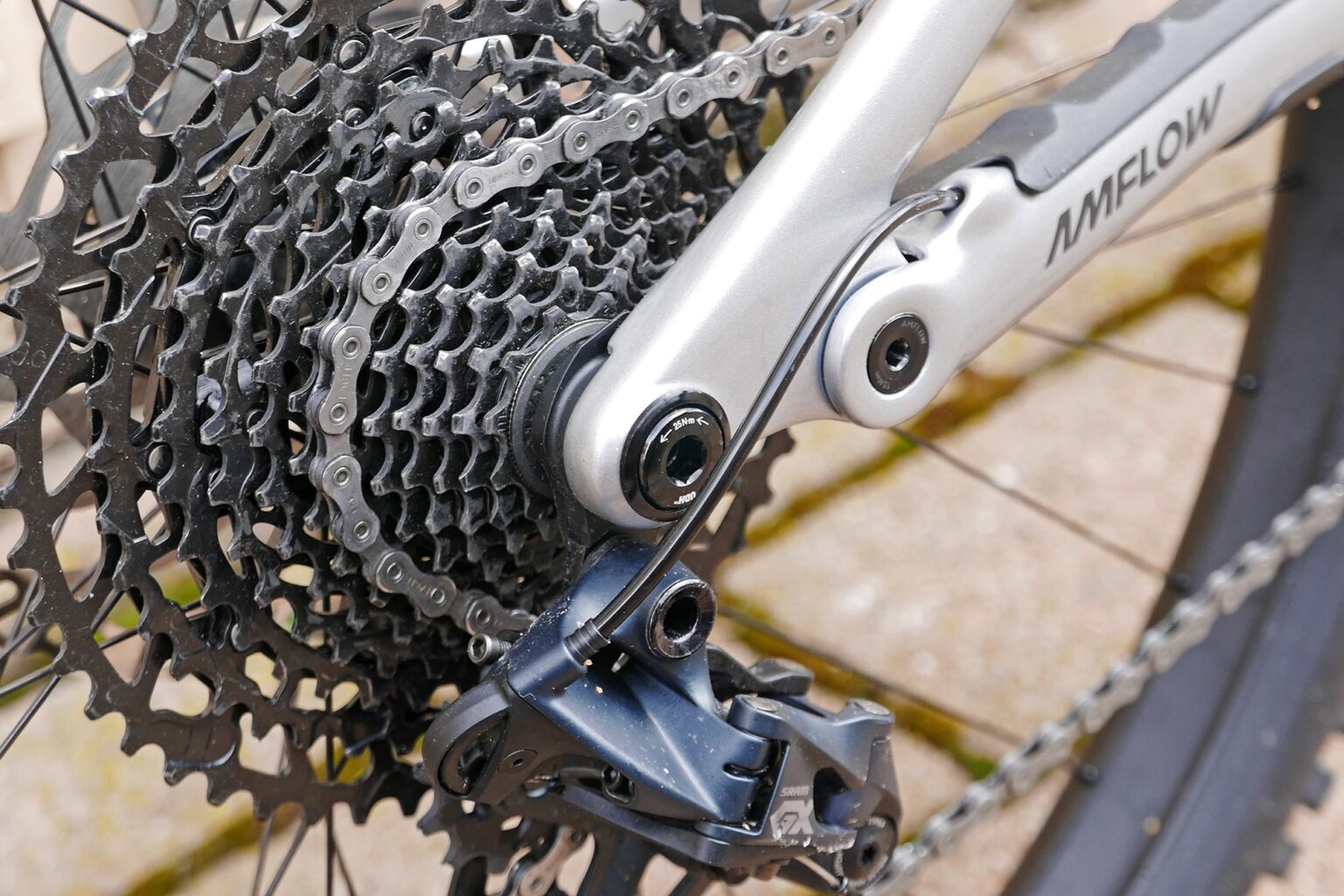 Amflow PL First Look: All-New All-Mountain eMTB Powered by DJI's Avinox eBike-drive - Bikerumor