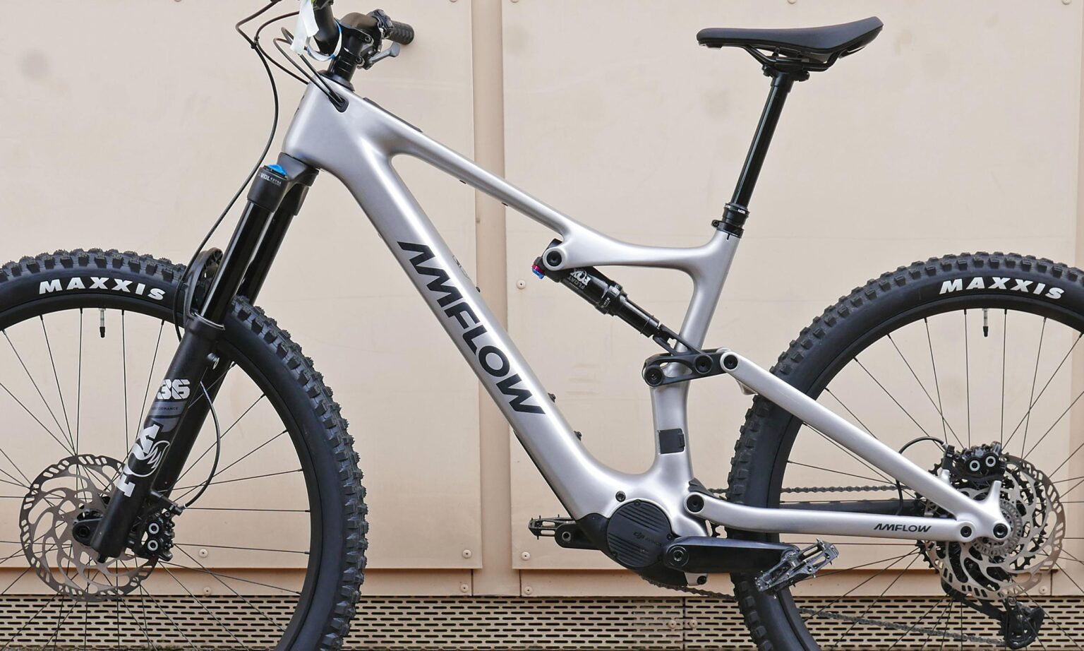 Amflow PL First Look: All-New All-Mountain eMTB Powered by DJI's Avinox eBike-drive - Bikerumor