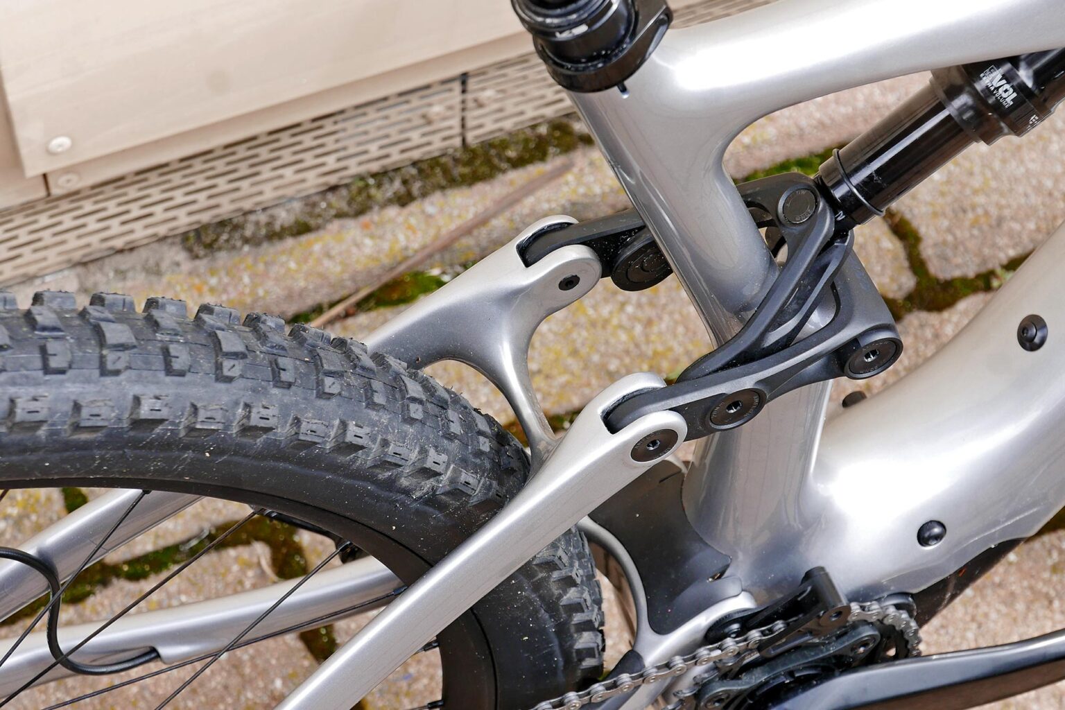 Amflow PL First Look: All-New All-Mountain eMTB Powered by DJI's Avinox eBike-drive - Bikerumor