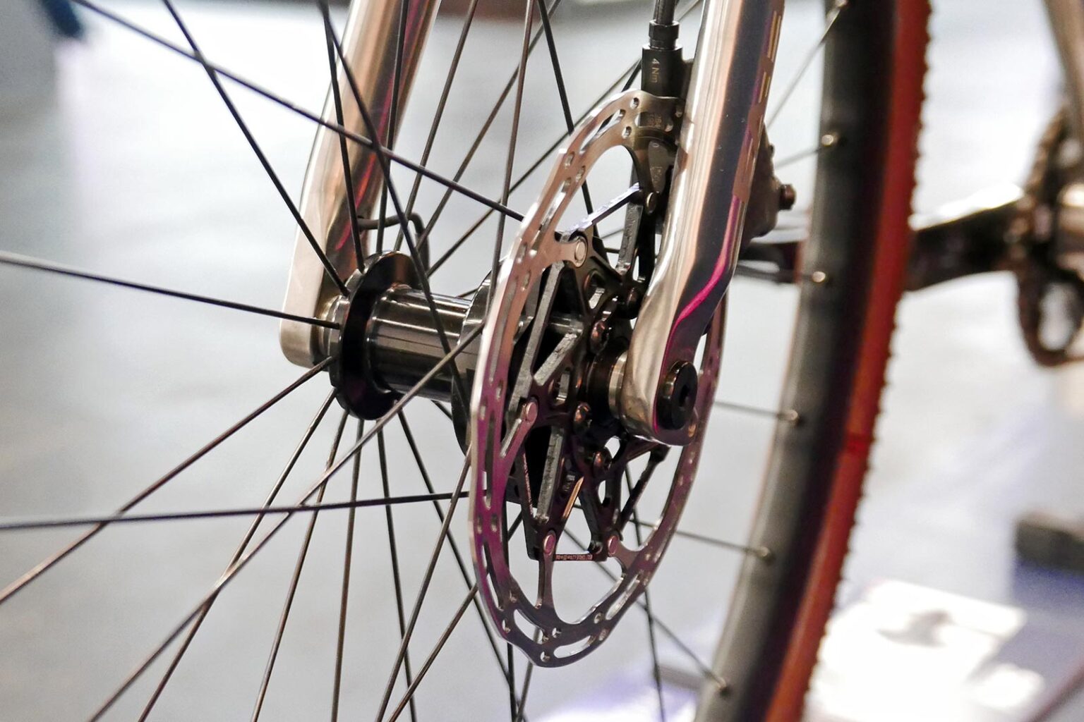 SON 29 S Creates Dynamo Hub So Tiny, It Disappears Behind Your Brake ...