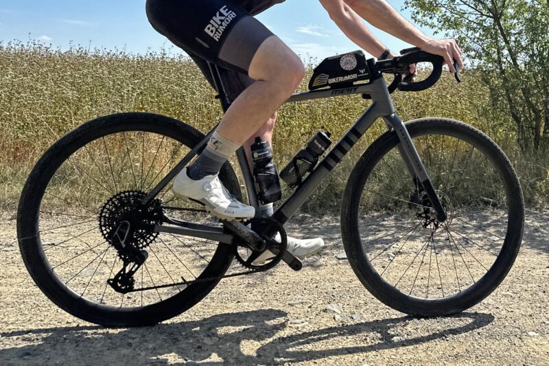 Merit Jumbo, a Big-Wheel 750d Carbon Gravel Bike You Didn't Know You ...