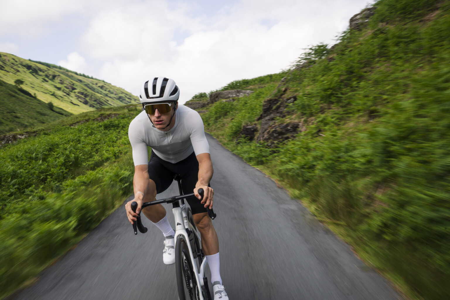 Canyon CFR Helmet Rethinks Retention With Watt Saving HighBar System ...