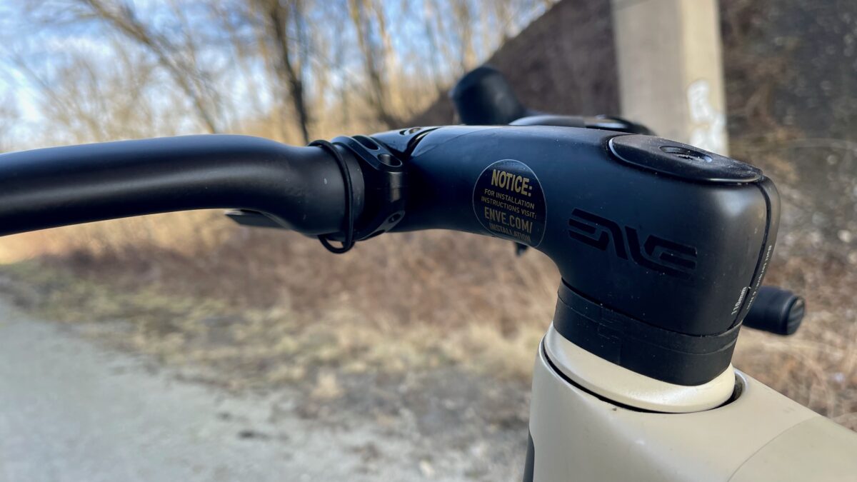 FSA K-Wing AGX Carbon Handlebar Review — Aero, Ergonomic, and Adventure ...