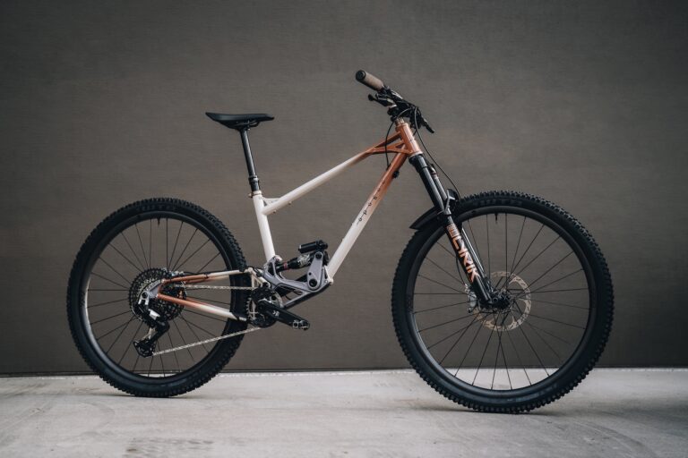 Apogee Bikes: Shop Tour and a Closer Look at the Unique Apogee One ...