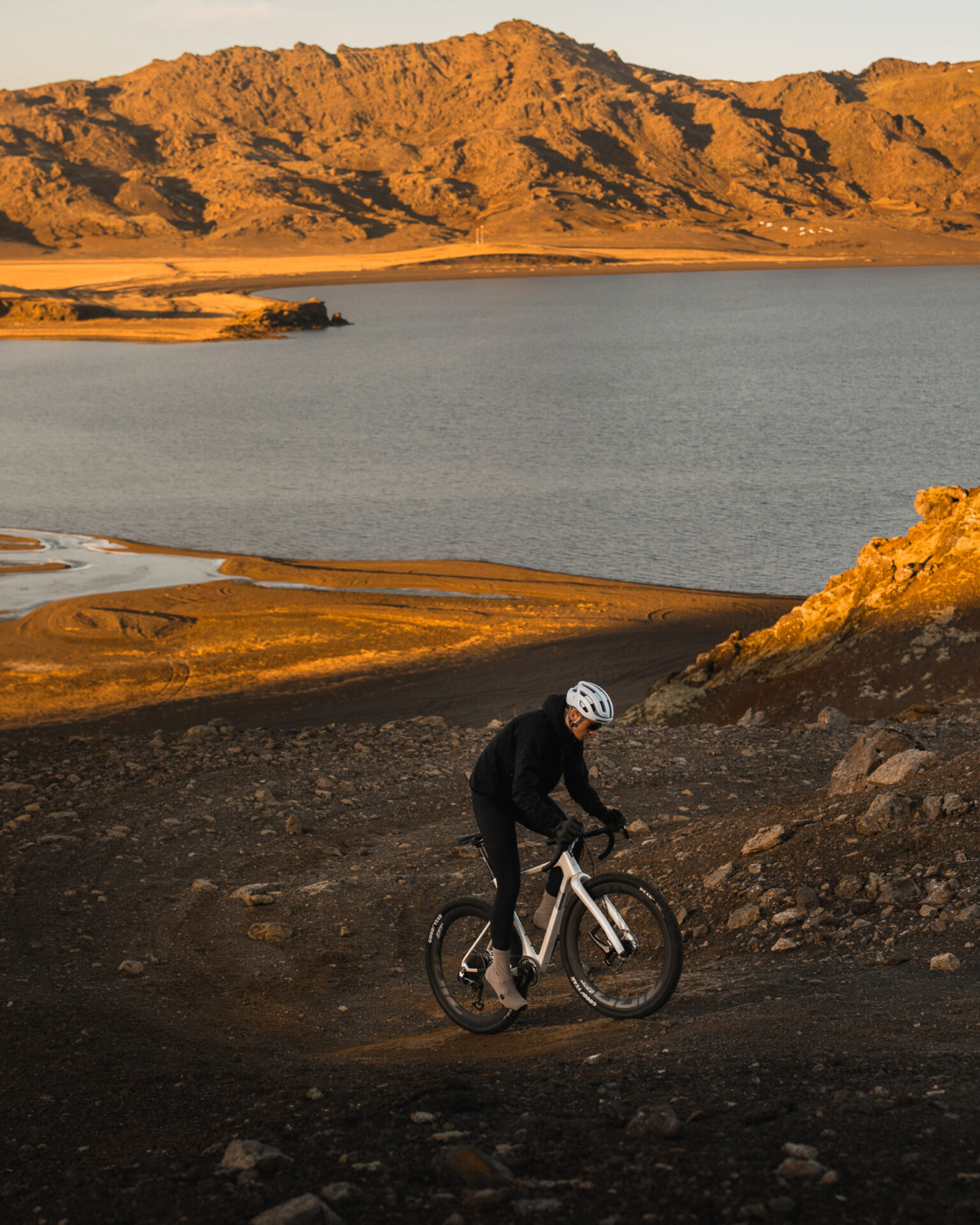 Lauf Seigla Ultimate R Brings Top End Spec, Kvika Red Brings the Heat ...